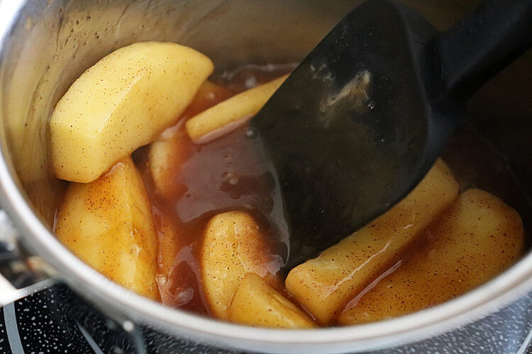 Easy Sautéed Cinnamon Apples Recipe - TheVegLife