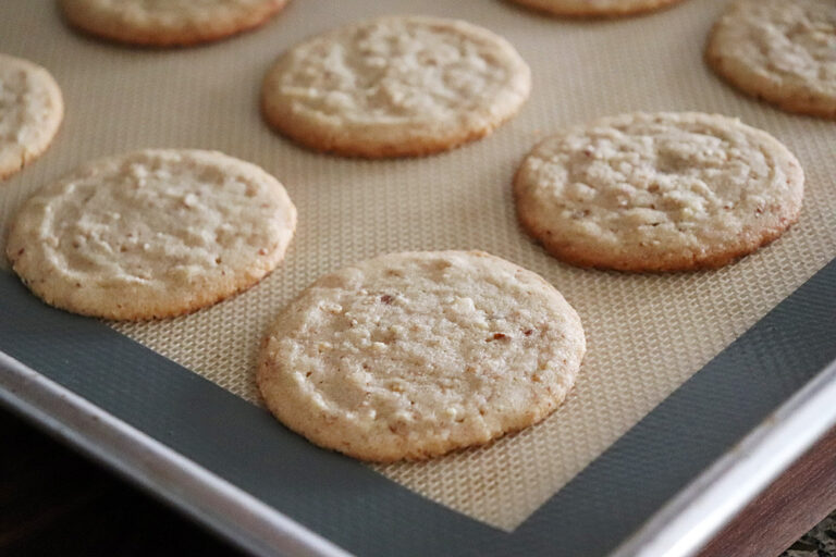 Thin and Crisp Almond Cookies Recipe - TheVegLife